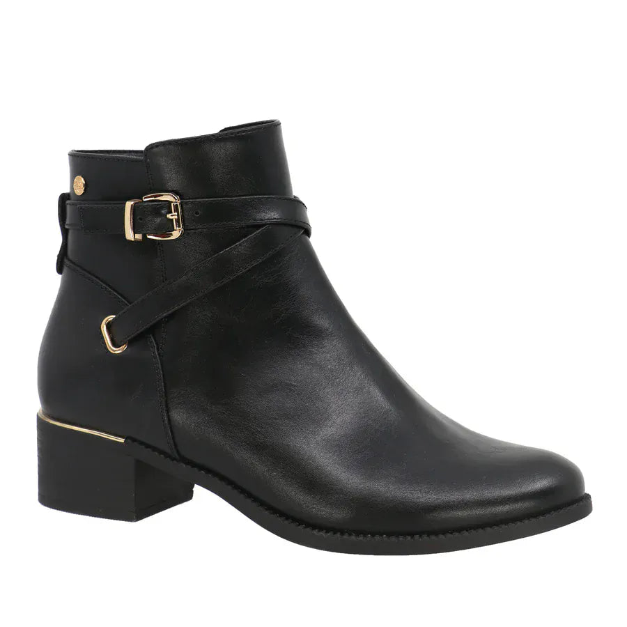 Lady Comfort Women's Becka 02 Low Boots- Black – Sole To Soul Footwear Inc.