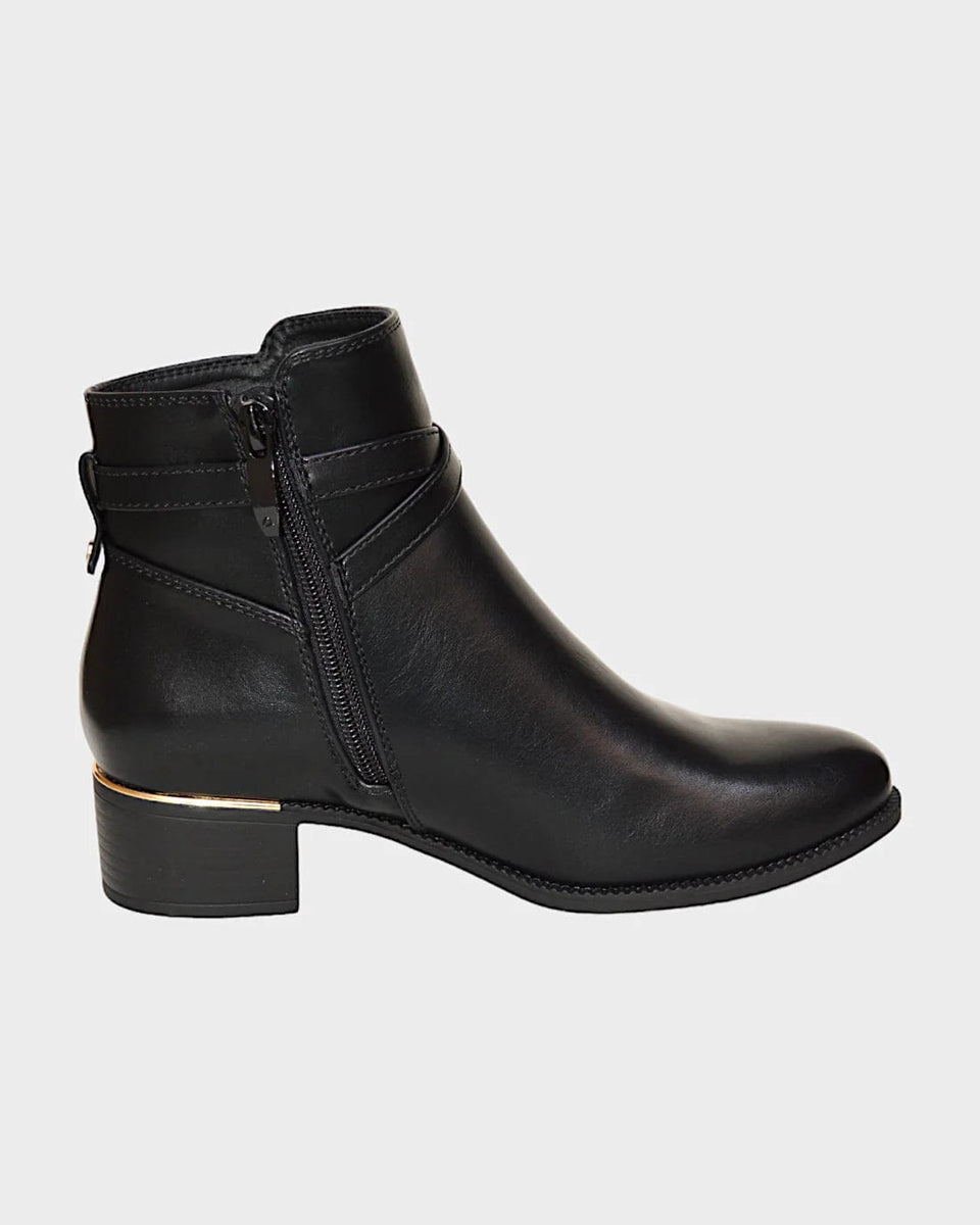 Lady Comfort Women's Becka 02 Low Boots- Black – Sole To Soul Footwear Inc.